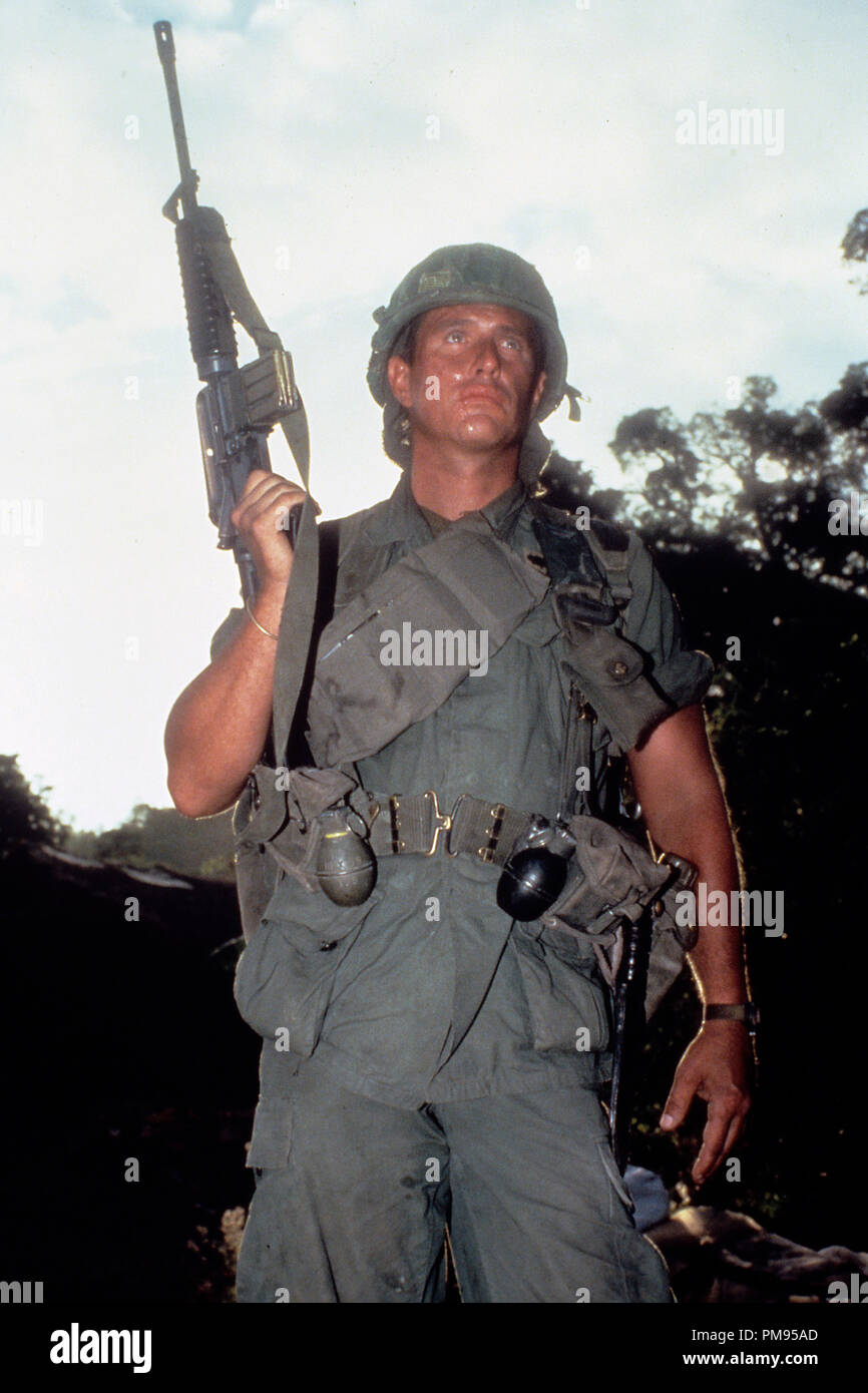 Platoon 1986 Tom Berenger High Resolution Stock Photography and Images ...