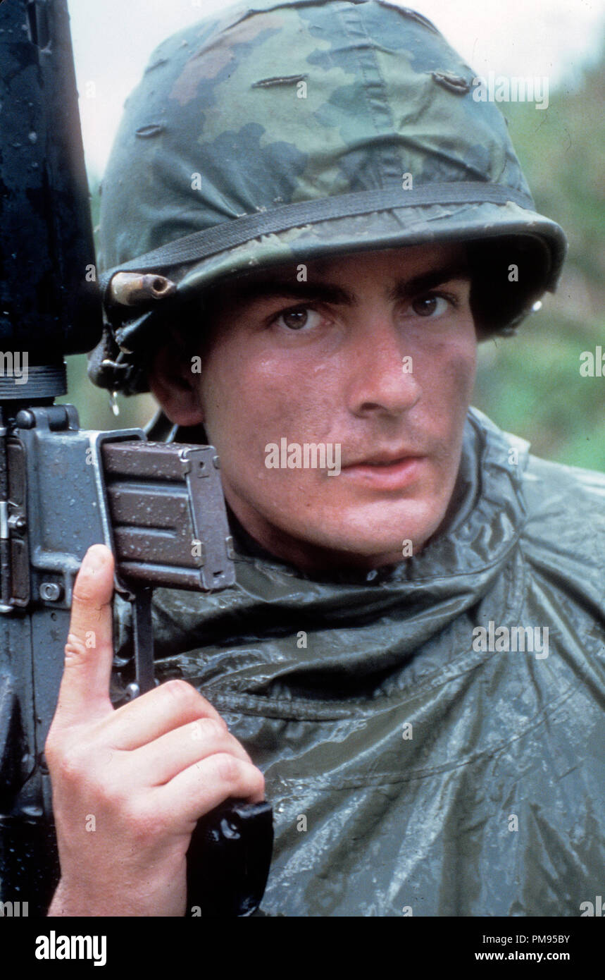 Charlie Sheen Platoon High Resolution Stock Photography and Images - Alamy