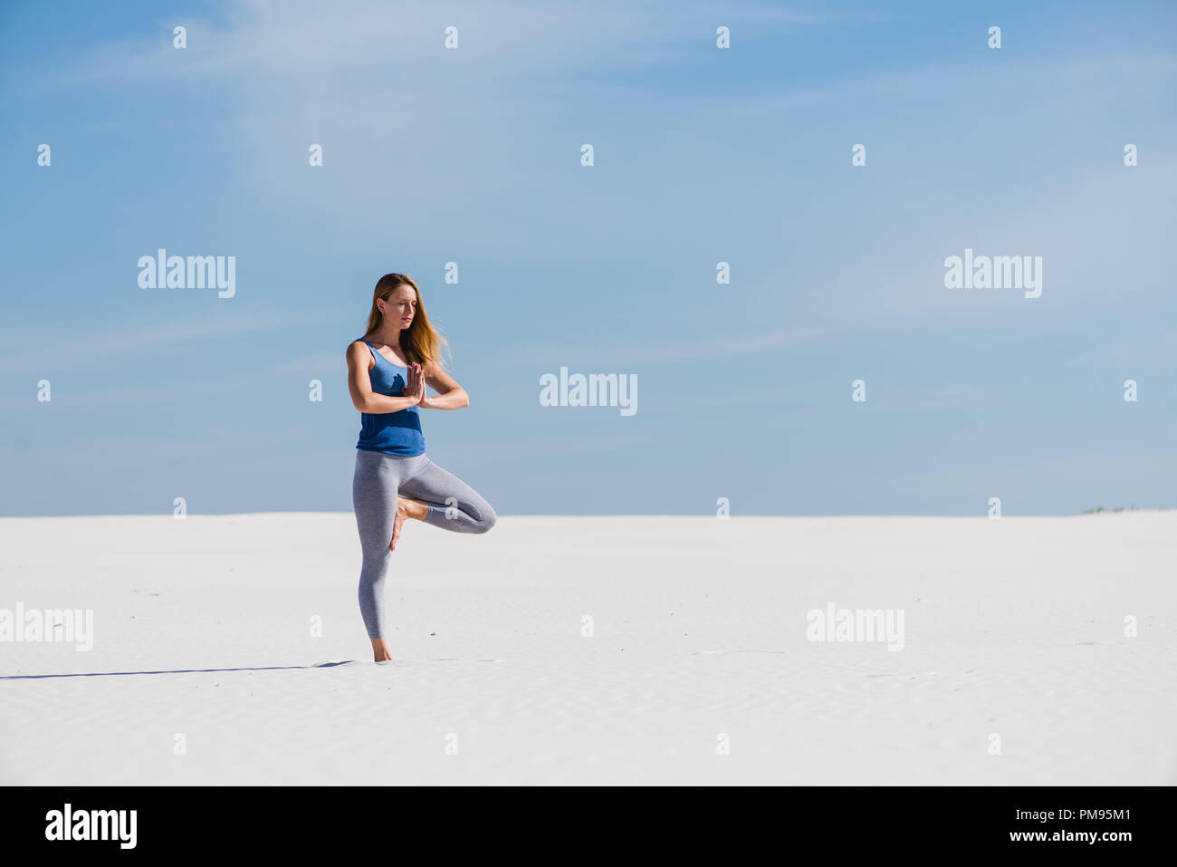 Basic pose hi-res stock photography and images - Alamy