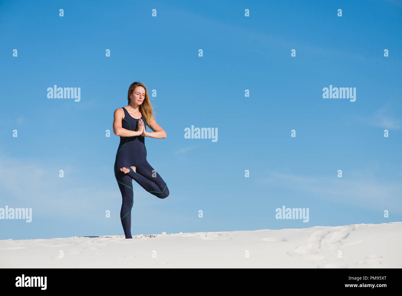 Basic pose hi-res stock photography and images - Alamy