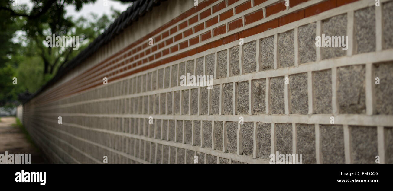 Wall into the distance Stock Photo - Alamy