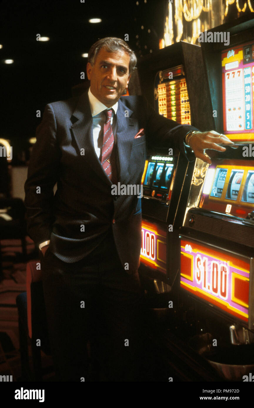 Studio Publicity Still from "Lost in America" Gary Marshall © 1985 ...