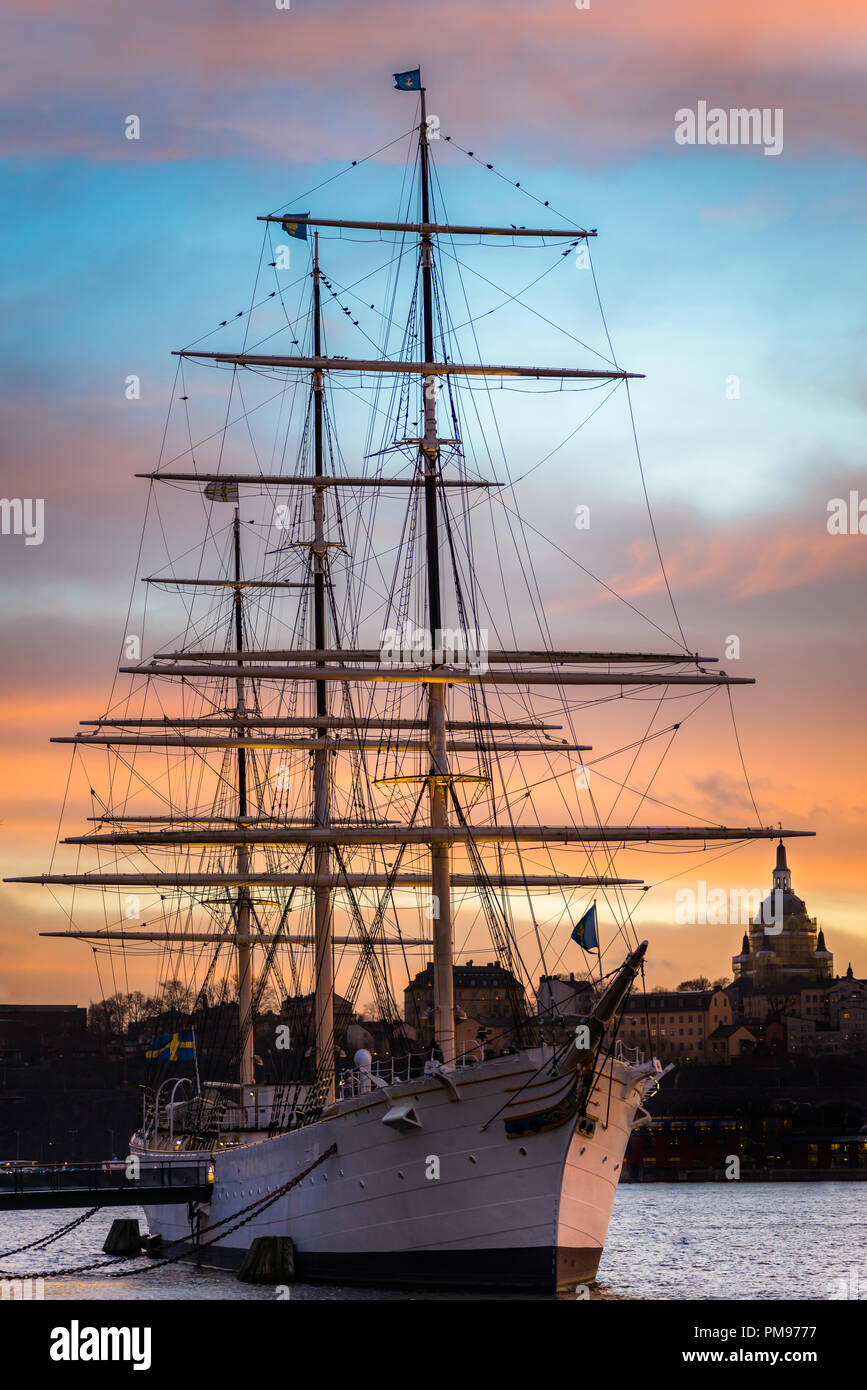 Most beautiful ship hi-res stock photography and images - Alamy