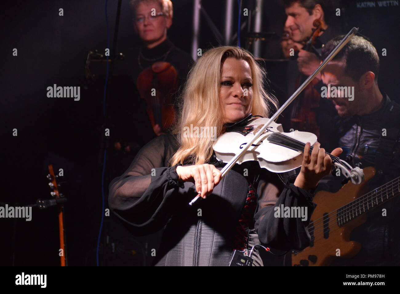 baernsdorf saxony germany august 18 2018: violinist katrin wettin photo ...