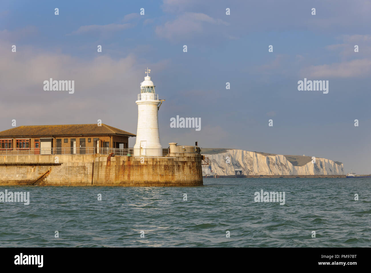 Dover cliffs lighthouse hi-res stock photography and images - Alamy