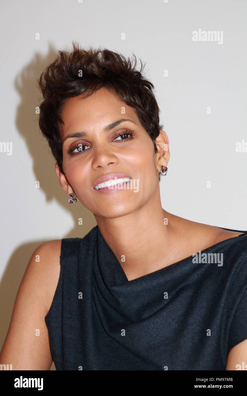 Halle Berry "The Call" Portrait Session, March 13, 2013. Reproduction ...