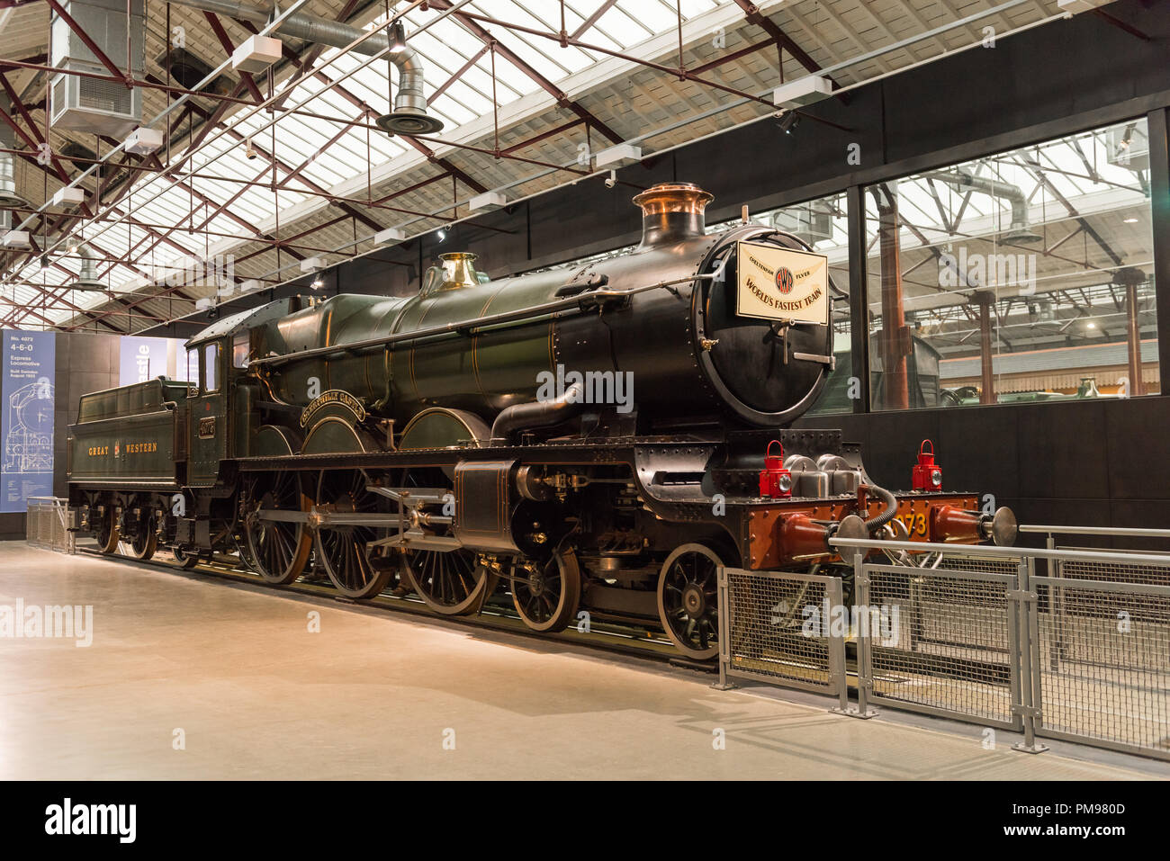 Castle class steam train hi-res stock photography and images - Alamy