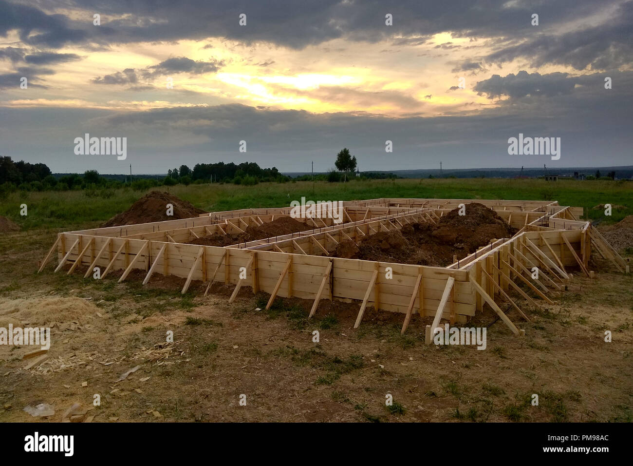 Strip footings hi-res stock photography and images - Alamy