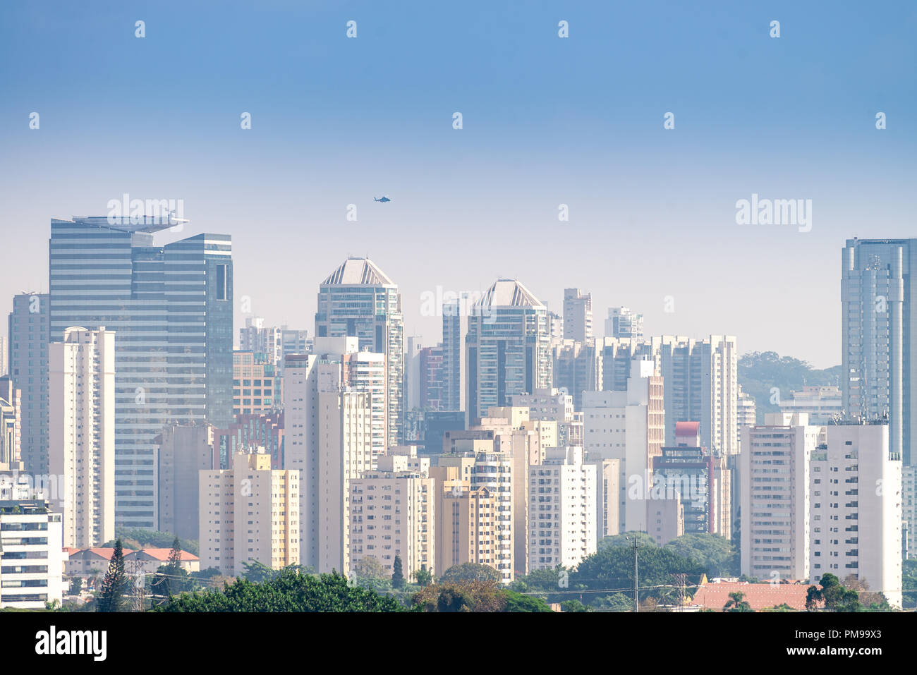 Facade skyline hi-res stock photography and images - Alamy