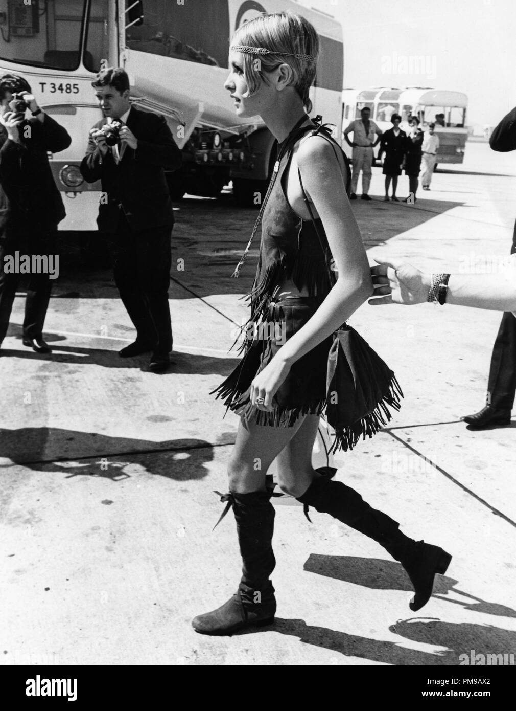 Twiggy 1967 hi-res stock photography and images - Alamy