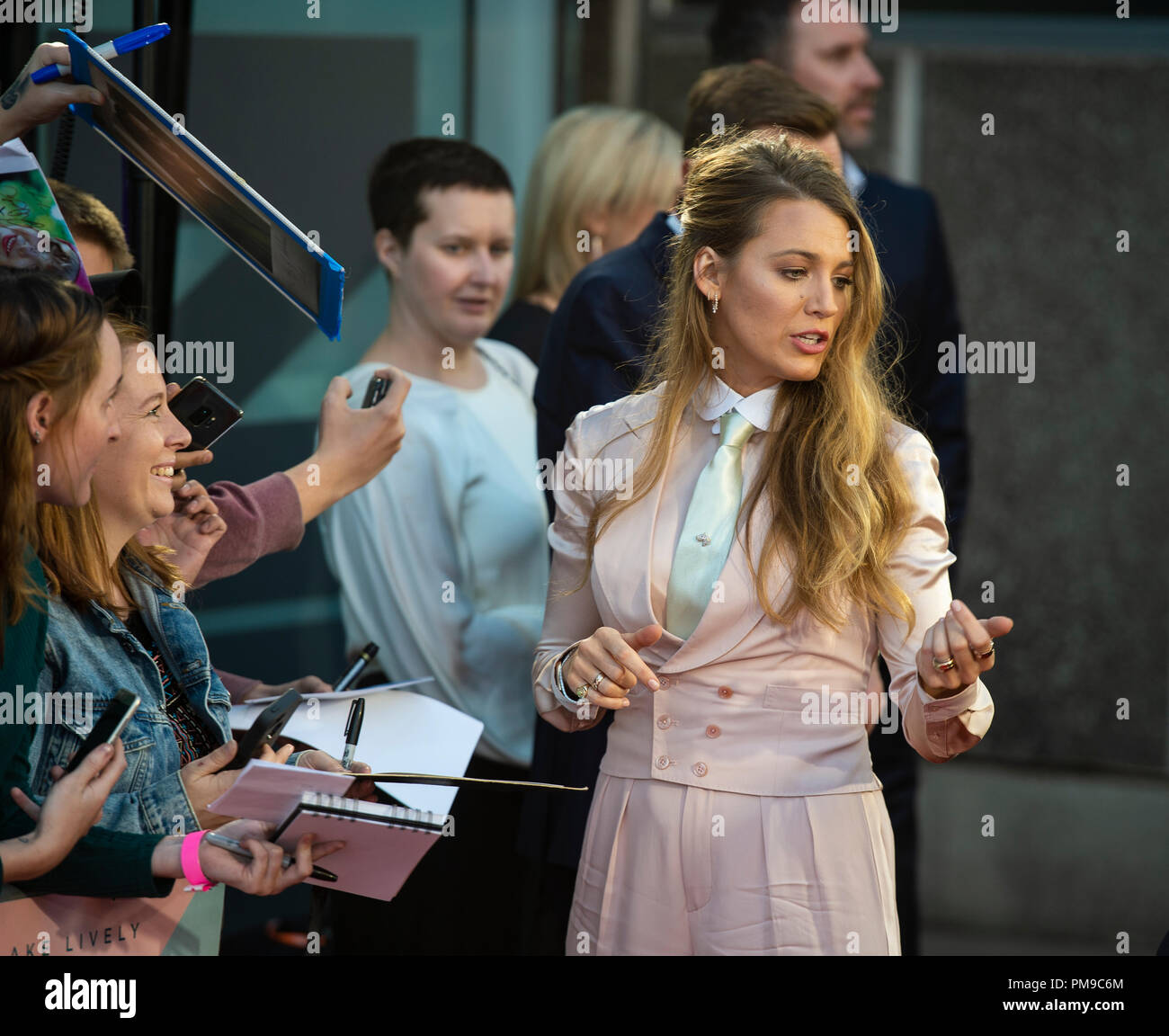 A Simple Favor, UK Premiere. VIP Arrivals Stock Photo - Alamy