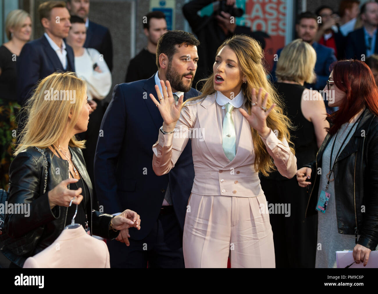 A Simple Favor, UK Premiere. VIP Arrivals Stock Photo - Alamy