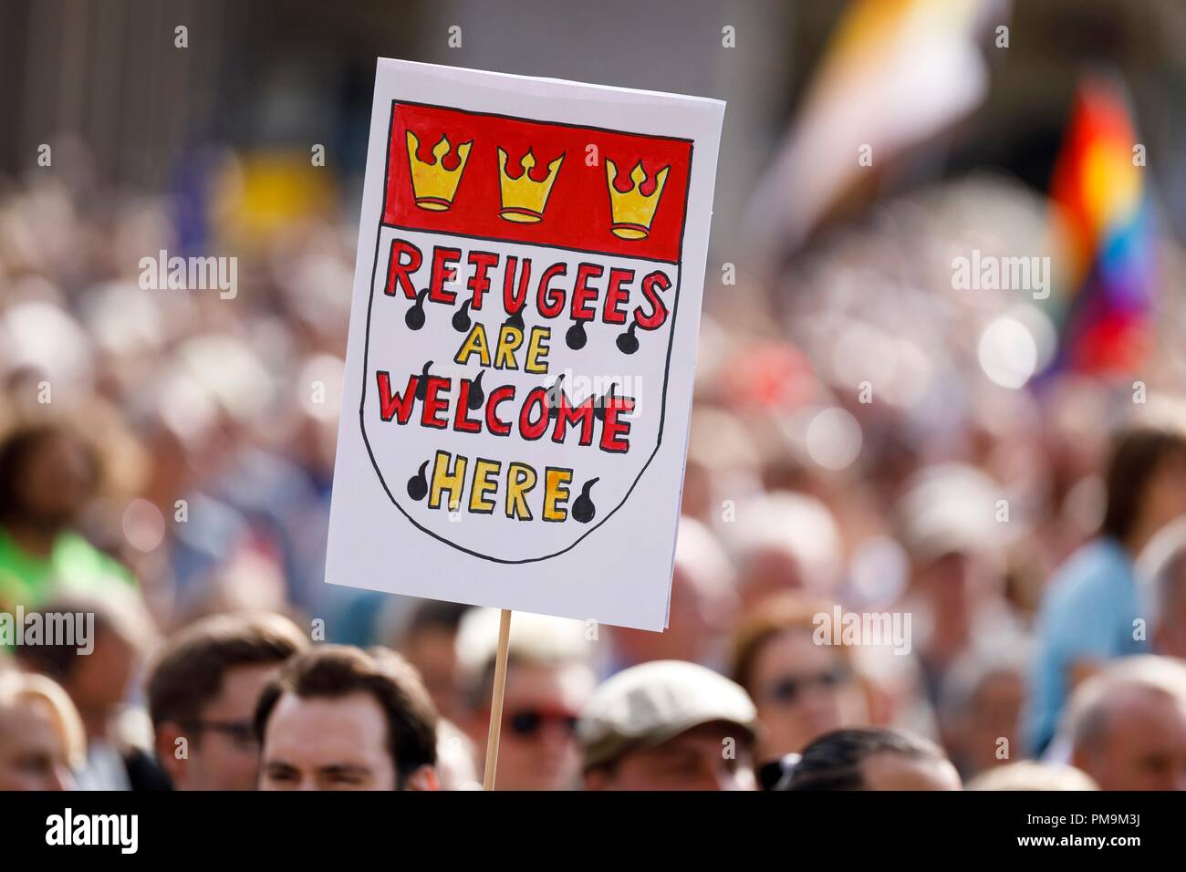 Cologne, Deutschland. 16th Sep, 2018. Protesters versus right on the ...