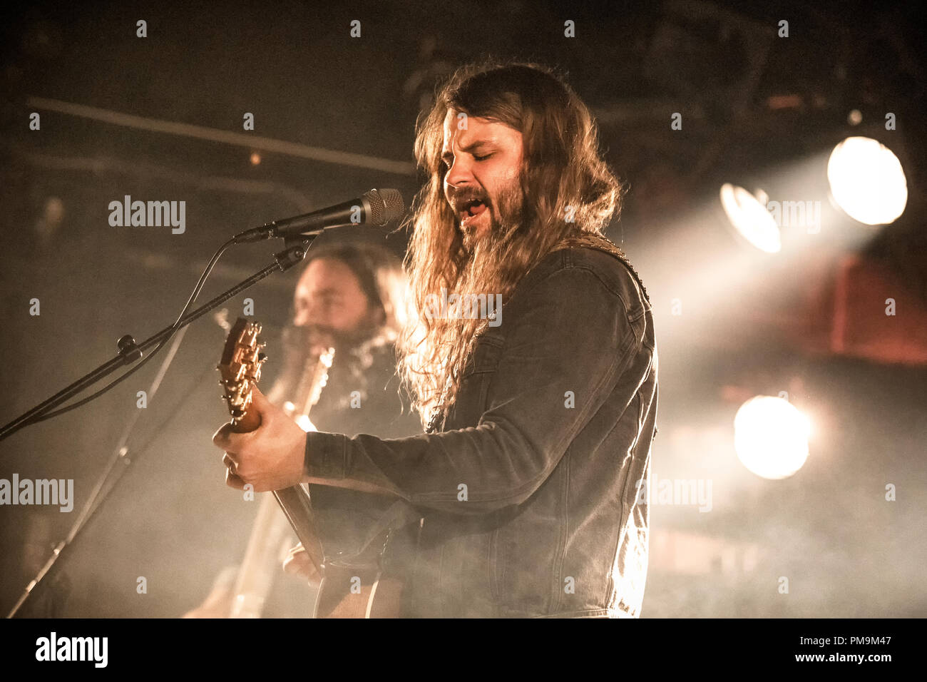 Brent cobb singer hi-res stock photography and images - Alamy