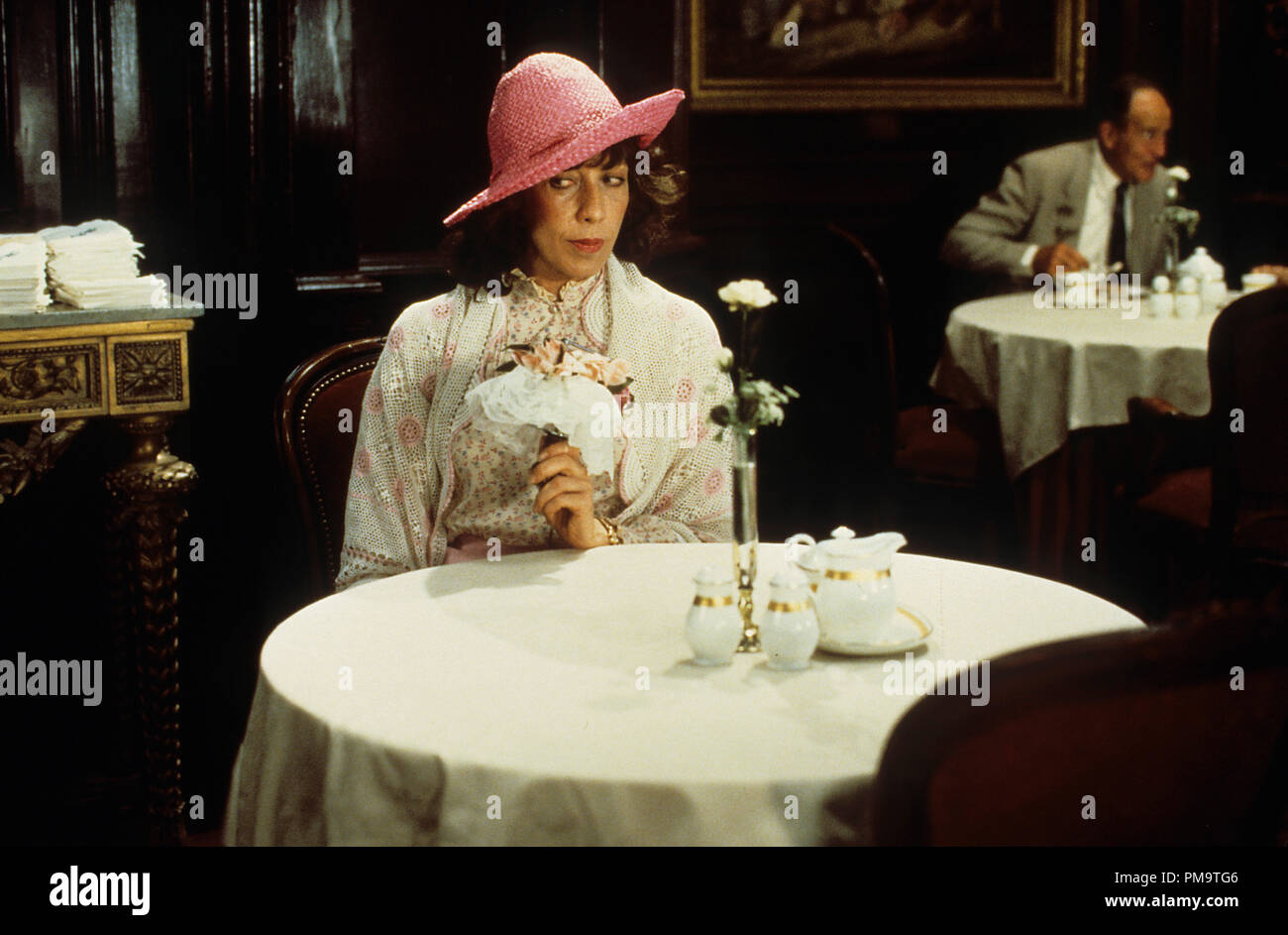 Studio Publicity Still from "Big Business" Lily Tomlin © 1988 ...