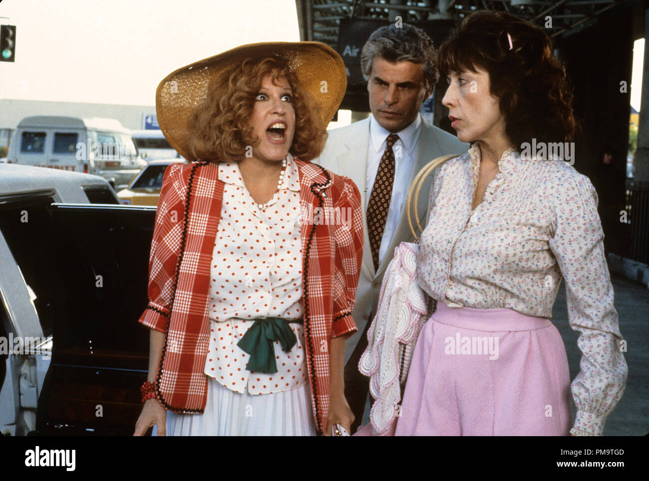 Studio Publicity Still from "Big Business" Bette Midler, Lily Tomlin ...