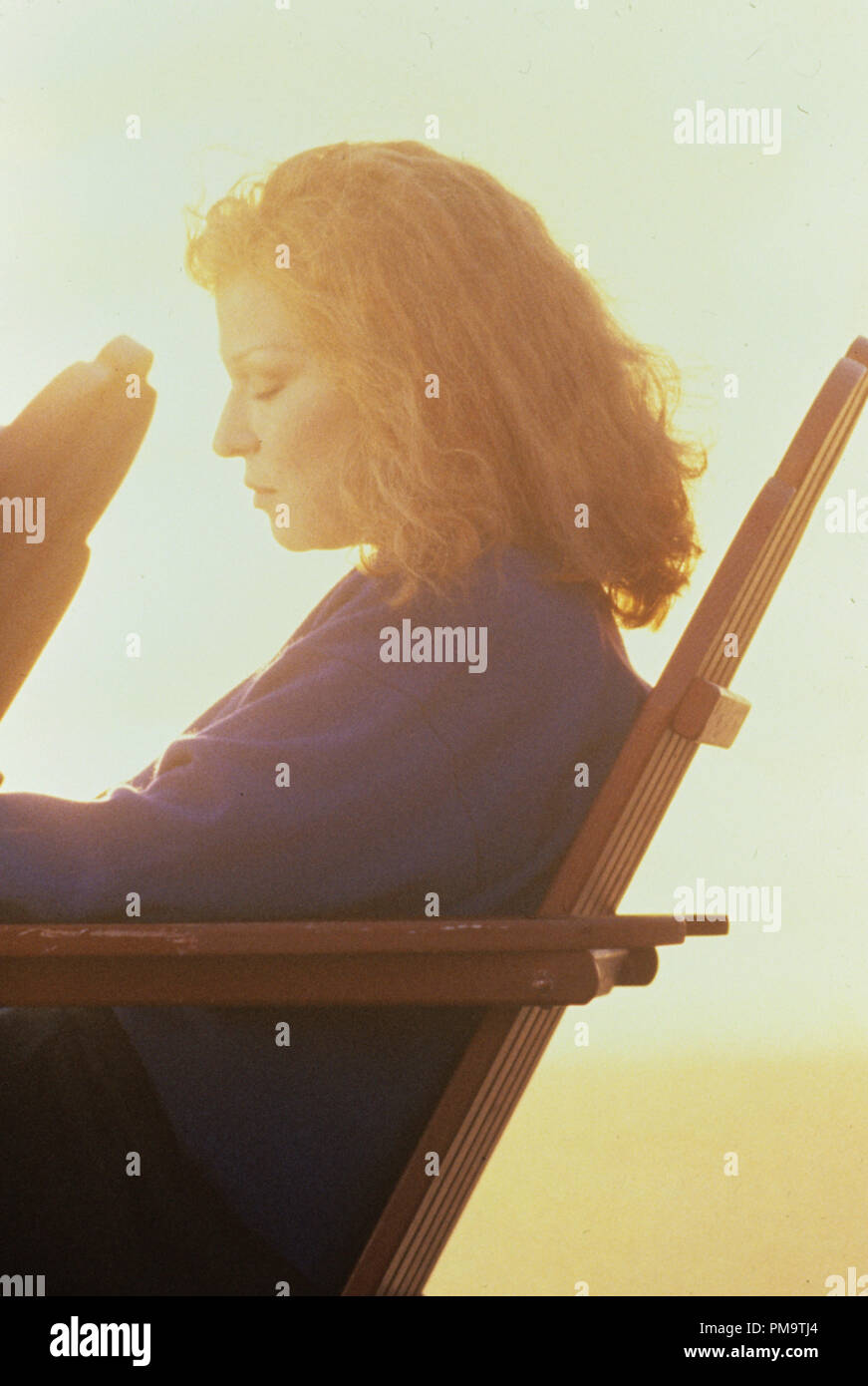 Studio Publicity Still from "Beaches" Bette Midler © 1988 Touchstone ...