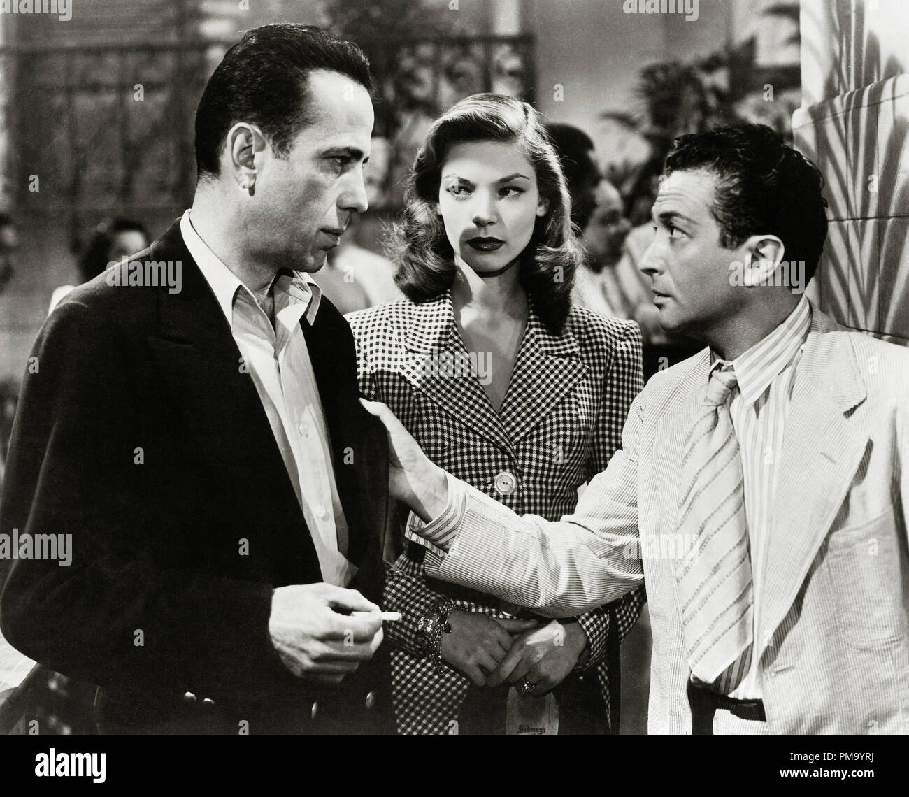 Lauren bacall 1945 hi-res stock photography and images - Alamy