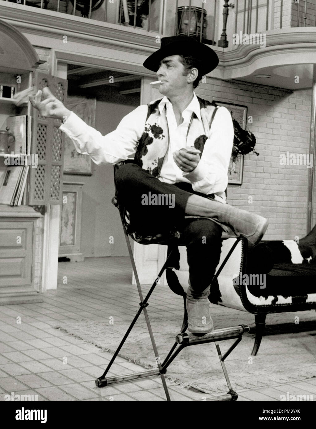 Cigarette 1965 hi-res stock photography and images - Alamy