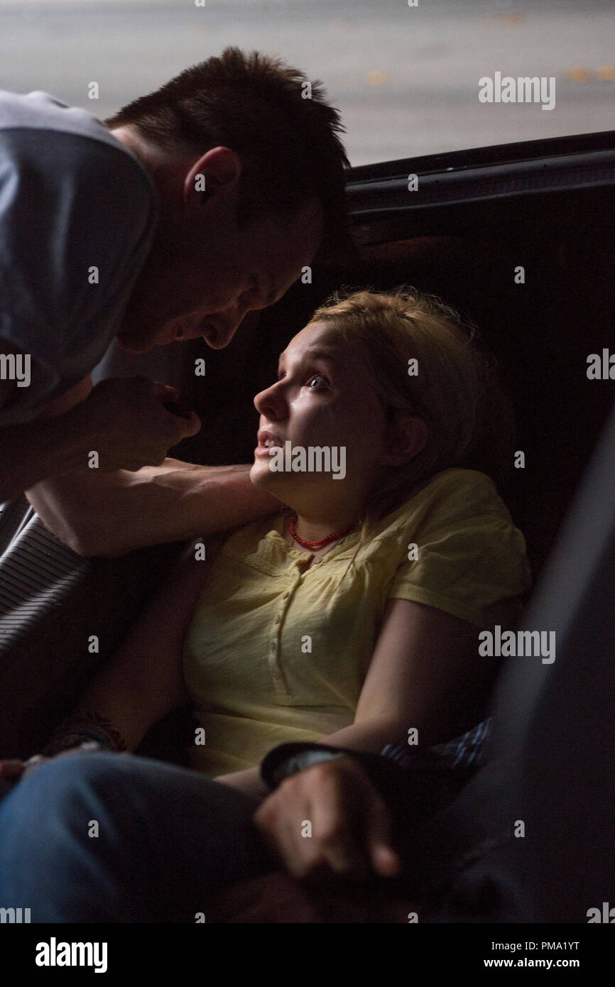 Michael Foster (Michael Eklund) and Casey Welson(Abigail Breslin) in ...