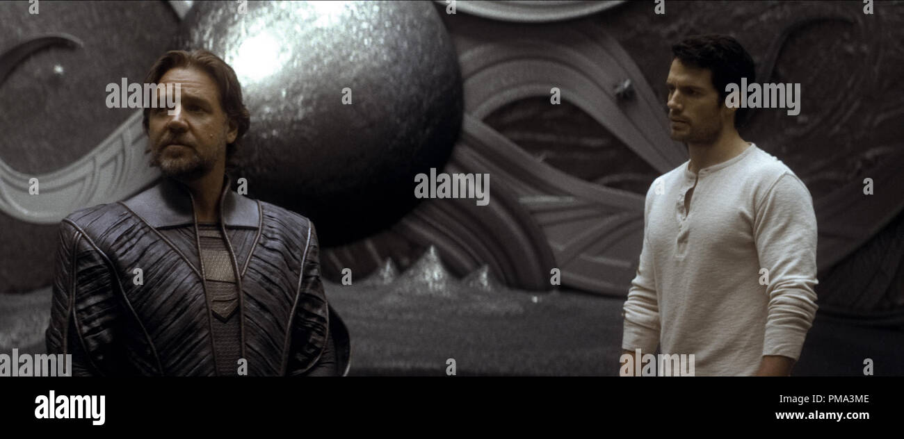 (L-r) RUSSELL CROWE as Jor-El and HENRY CAVILL as Clark Kent in Warner ...