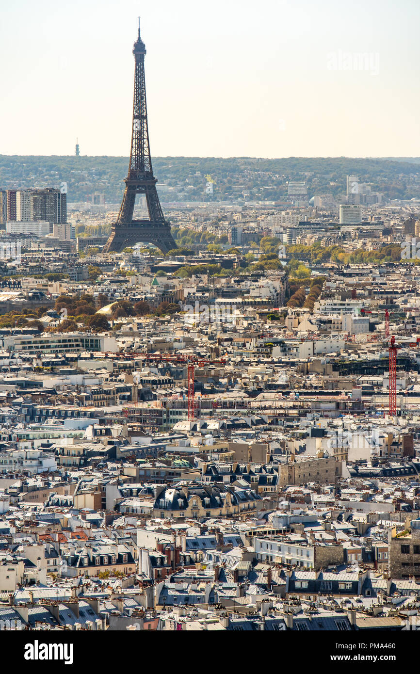 Cityscape with eiffel tower hi-res stock photography and images - Alamy