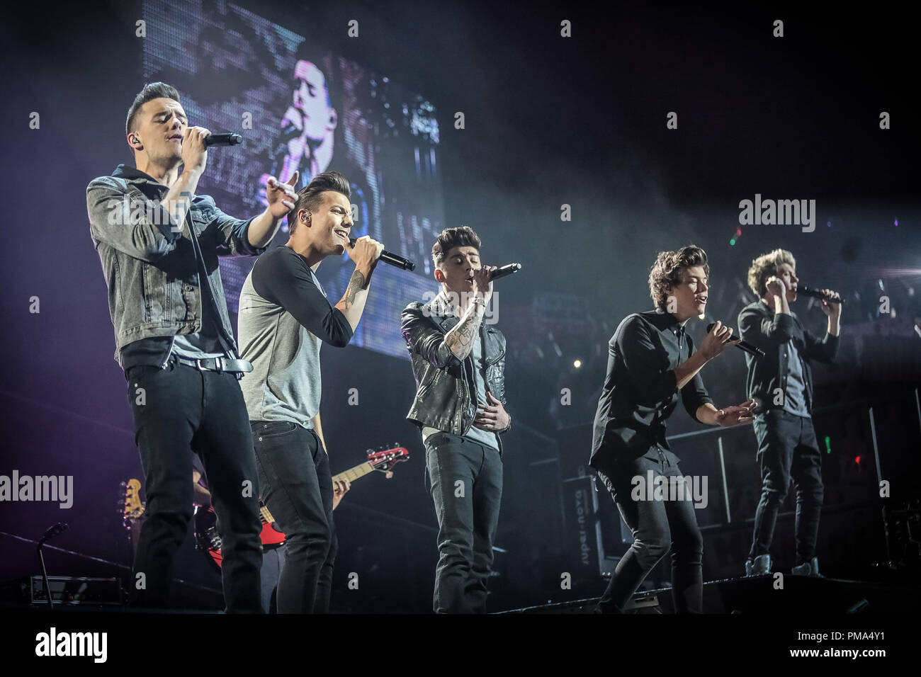 Louis tomlinson zayn malik hi-res stock photography and images - Alamy