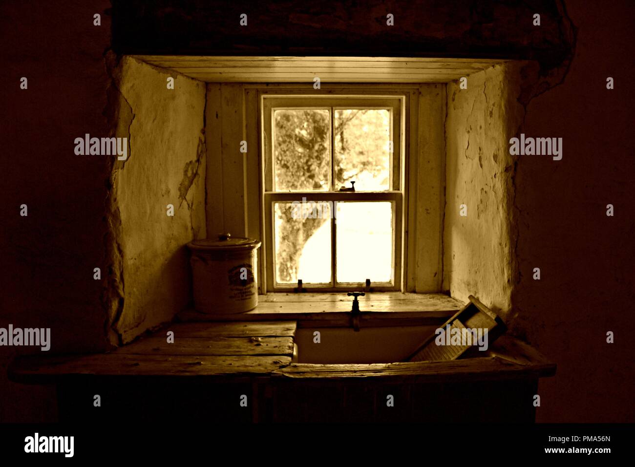 Old cottage interior window hi-res stock photography and images - Alamy
