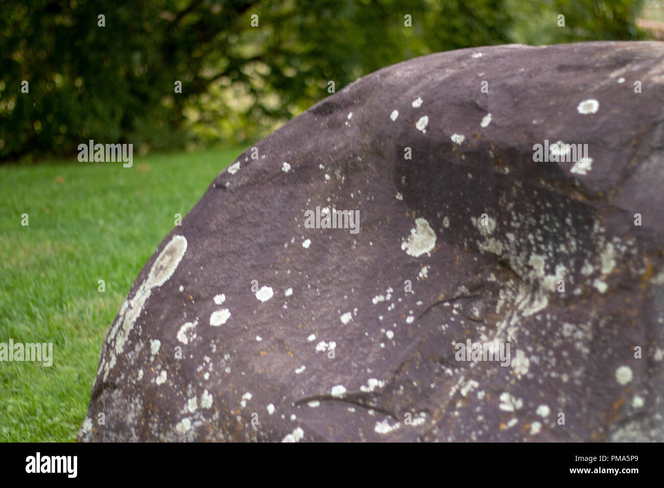 Boulder pebble hi-res stock photography and images - Alamy