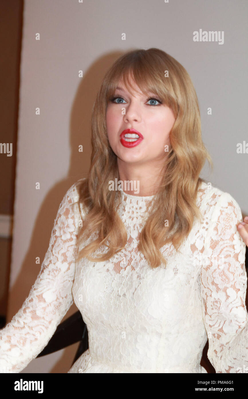 Taylor Swift "One Chance" Portrait Session, November 21, 2013 ...