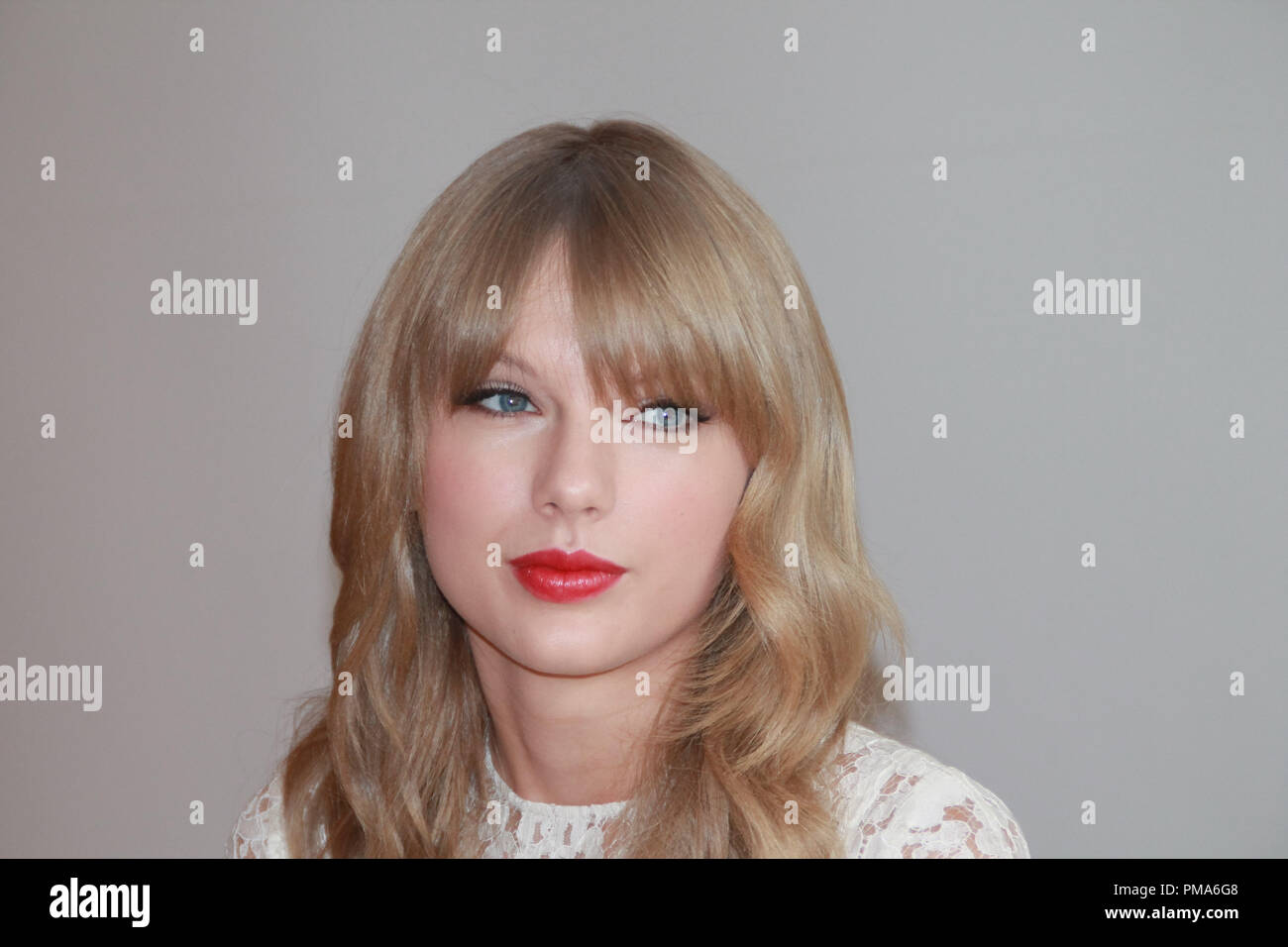 Taylor Swift "One Chance" Portrait Session, November 21, 2013 ...
