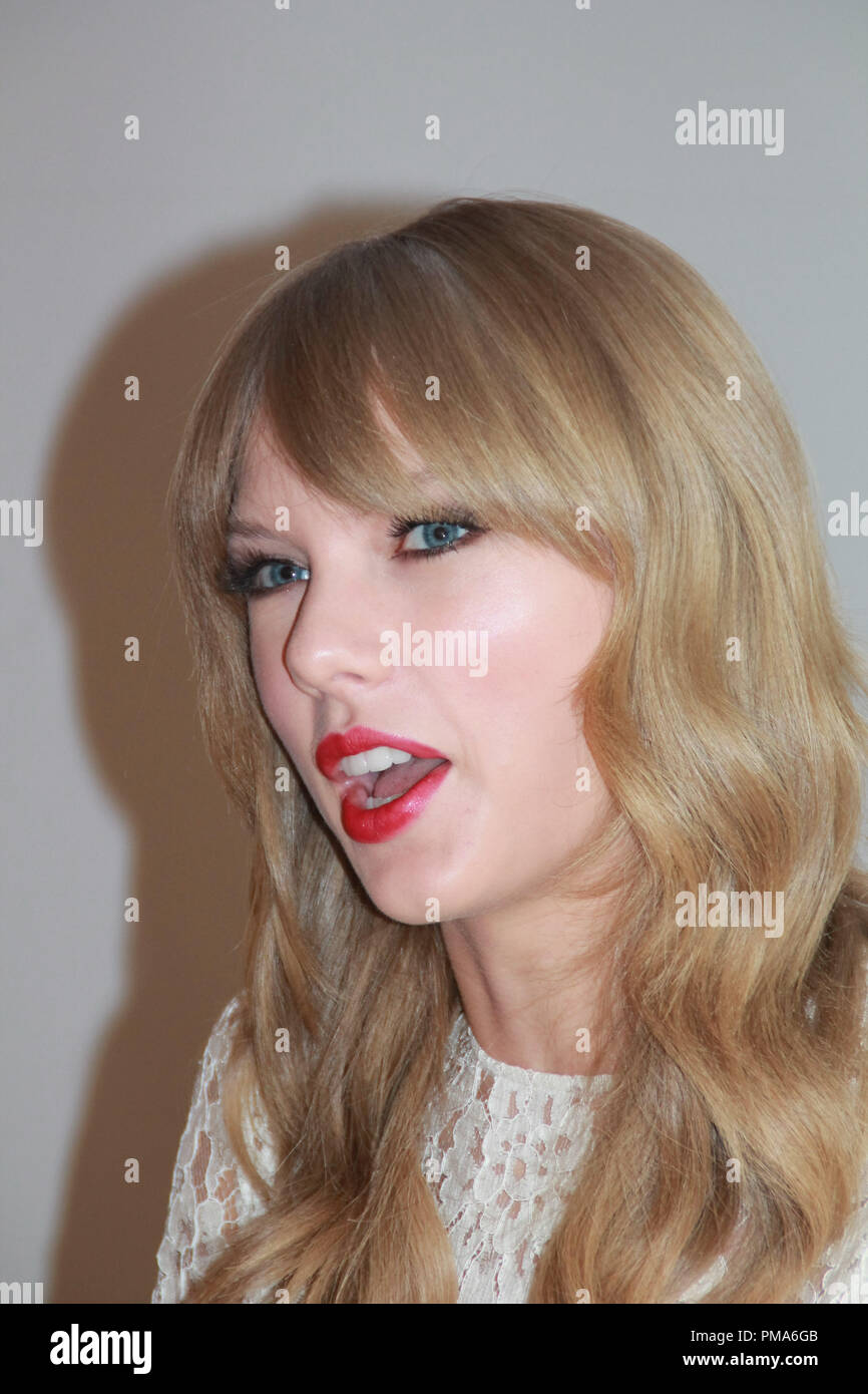 Taylor Swift "One Chance" Portrait Session, November 21, 2013 ...