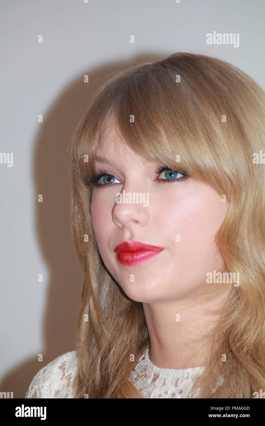 Taylor Swift "One Chance" Portrait Session, November 21, 2013 ...