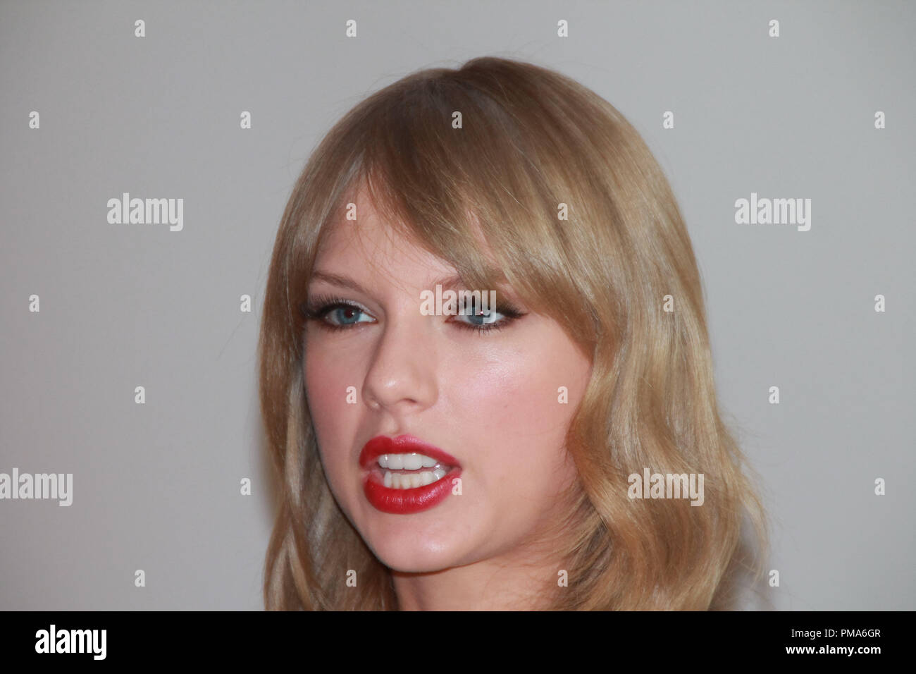 Taylor Swift "One Chance" Portrait Session, November 21, 2013 ...