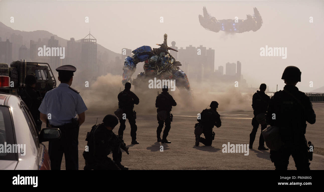 Optimus prime center transformers hi-res stock photography and images ...