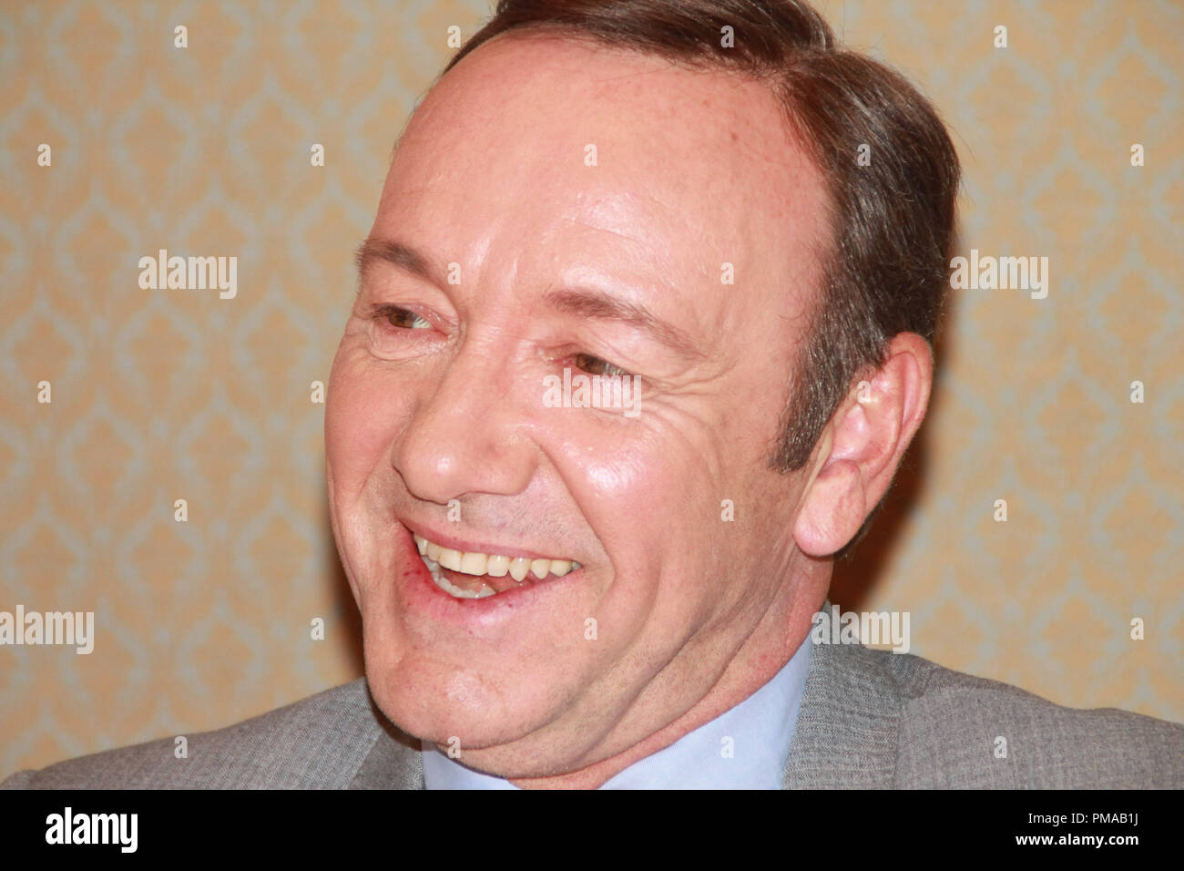 House of cards tv series 2013 hi-res stock photography and images - Alamy