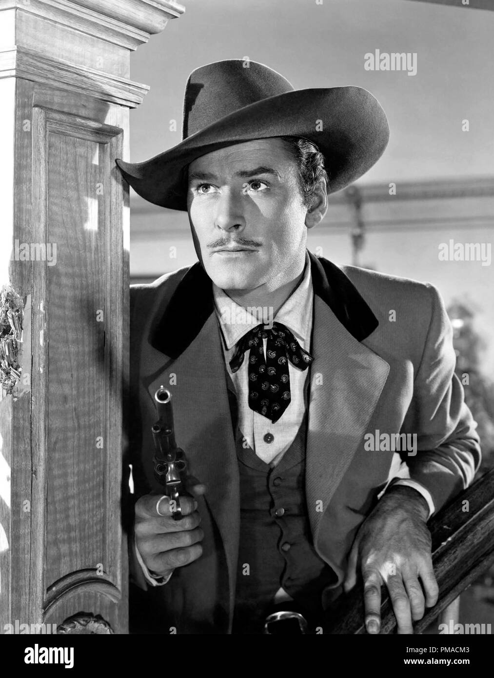 Errol flynn warner bros Black and White Stock Photos & Images - Alamy