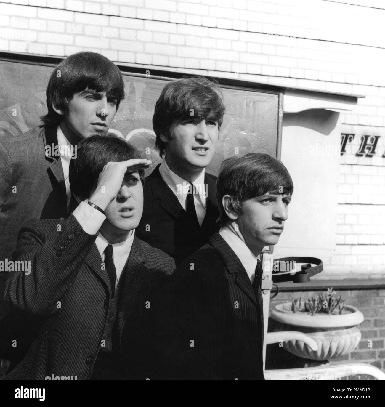 John lennon and paul mccartney in 1964 hi-res stock photography and ...