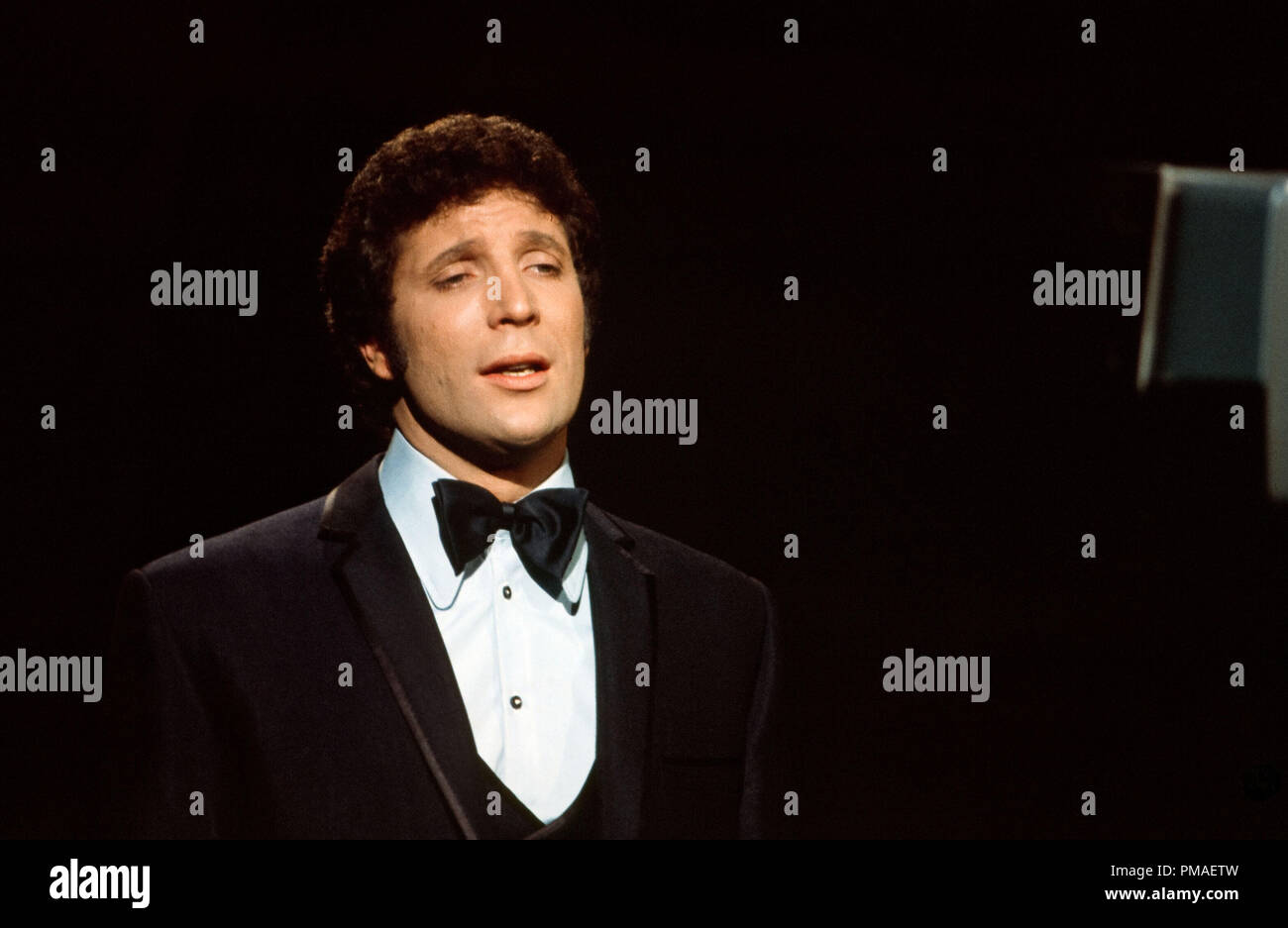 Tom jones 1970s hi-res stock photography and images - Alamy