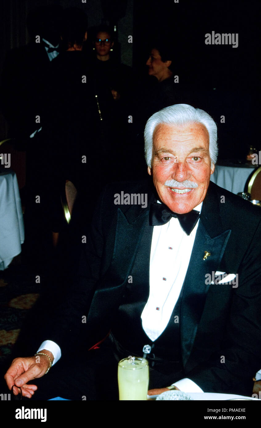 Cesar romero hi-res stock photography and images - Alamy