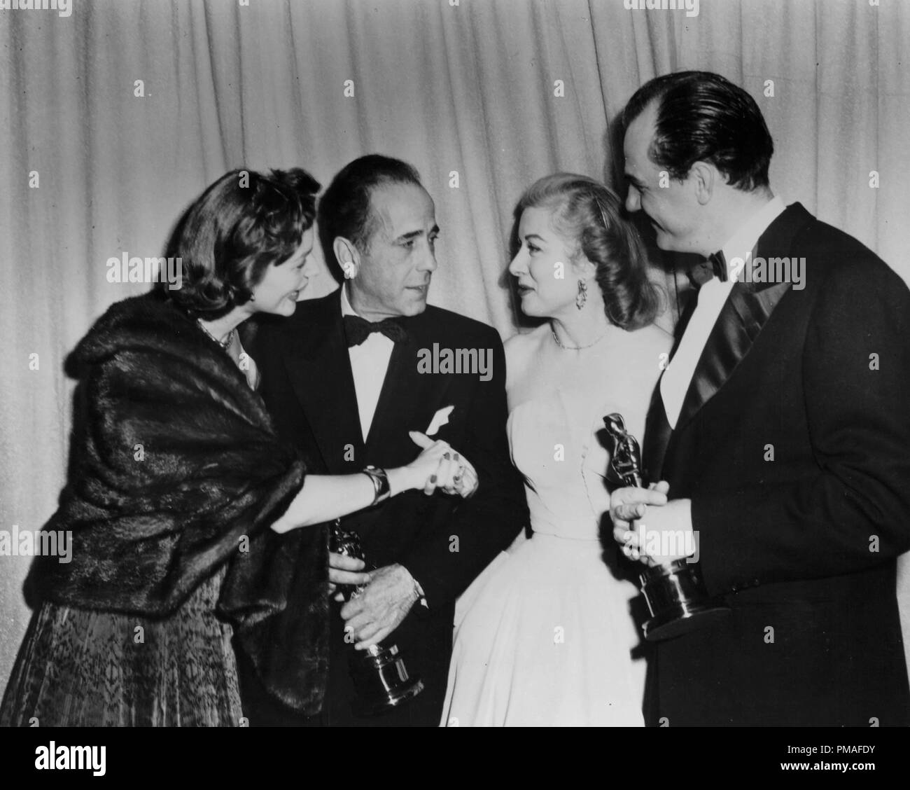 Lauren bacall humphrey bogart academy hi-res stock photography and ...
