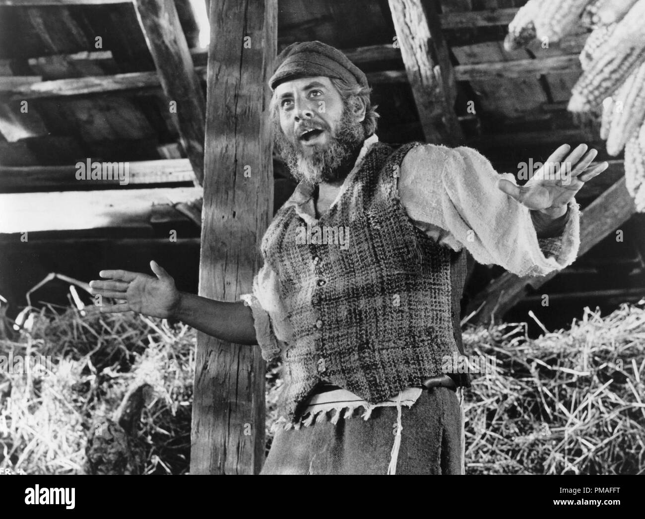 Topol fiddler on the roof 1967 hi-res stock photography and images - Alamy