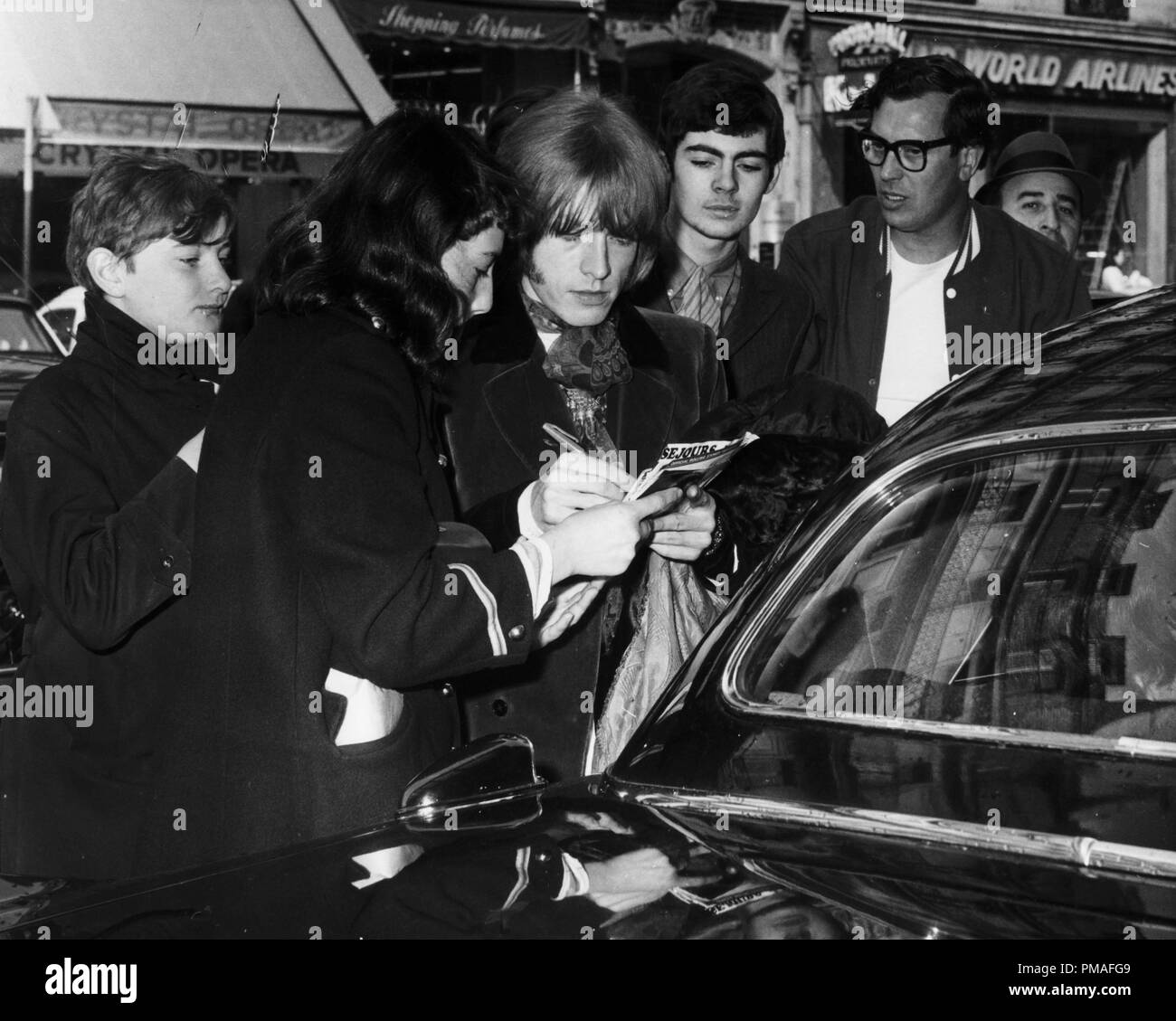 Autographs 1967 hi-res stock photography and images - Alamy