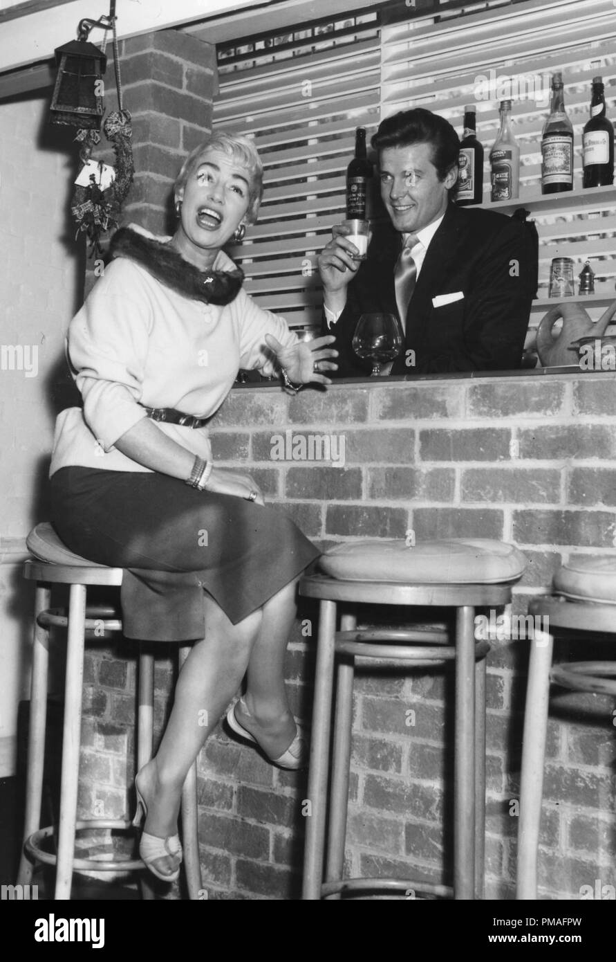 Dorothy squires 1950s hi-res stock photography and images - Alamy