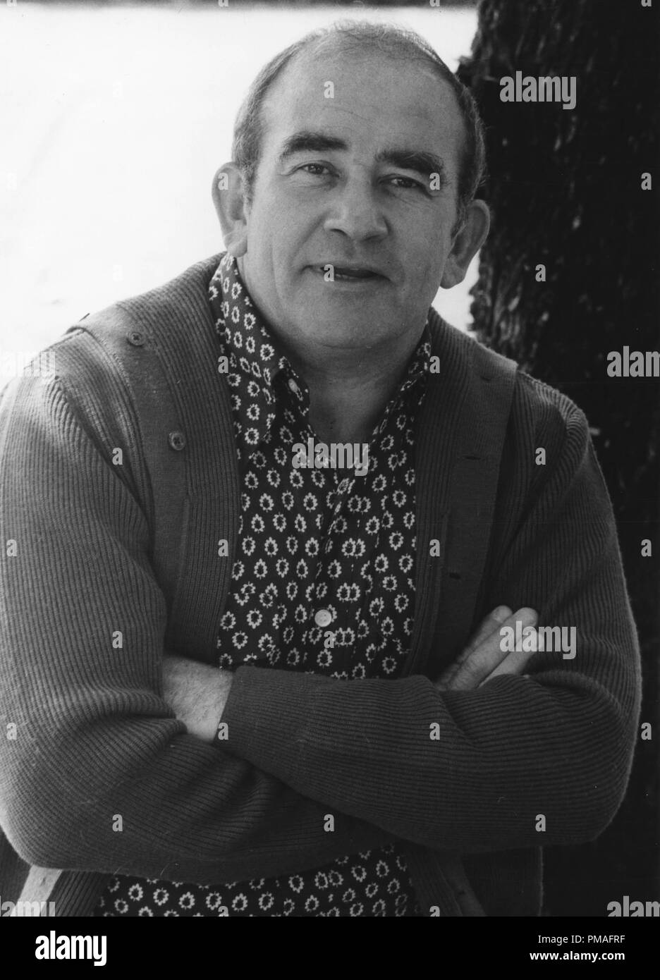 Ed asner 1974 hi-res stock photography and images - Alamy