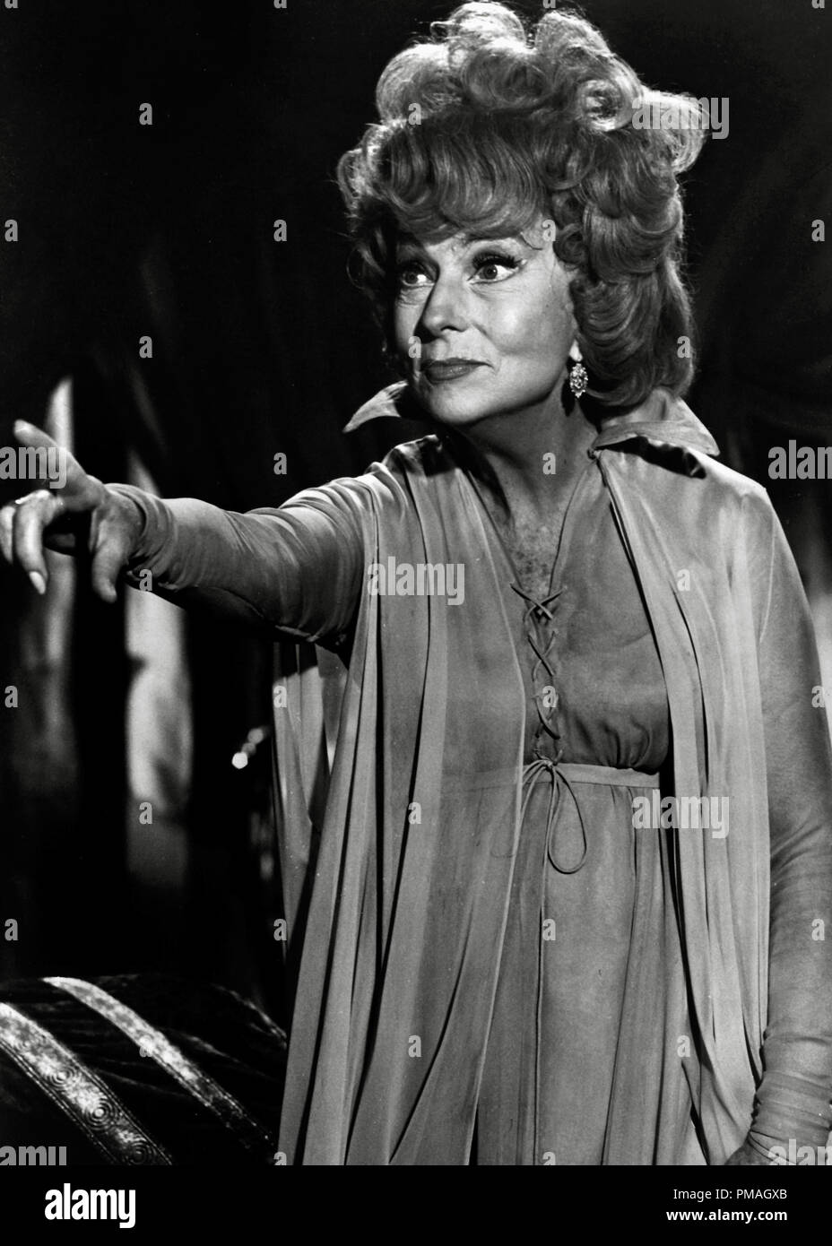 Agnes Moorehead in charcter as 'Endora' in "Bewitched" circa 1965 ...