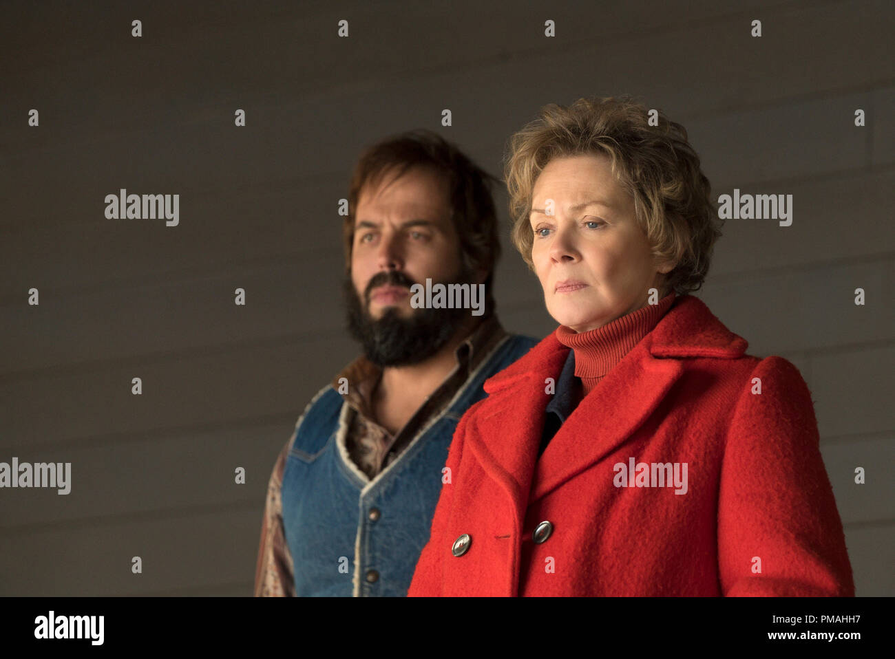 L r angus sampson bear gerhardt jean smart floyd gerhardt hi-res stock ...