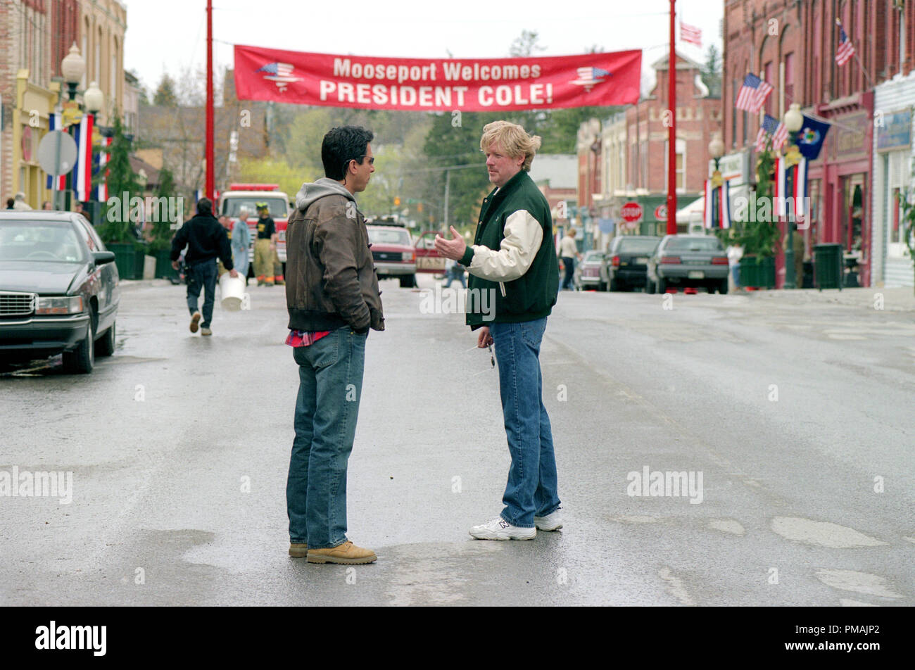 Ray Romano, left, confers with director Donald Petrie on the set of ...