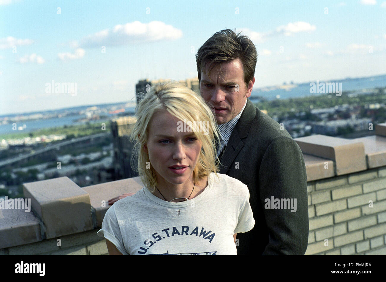 Sam Foster (Ewan McGregor) and his girlfriend Lila Culpepper (Naomi ...