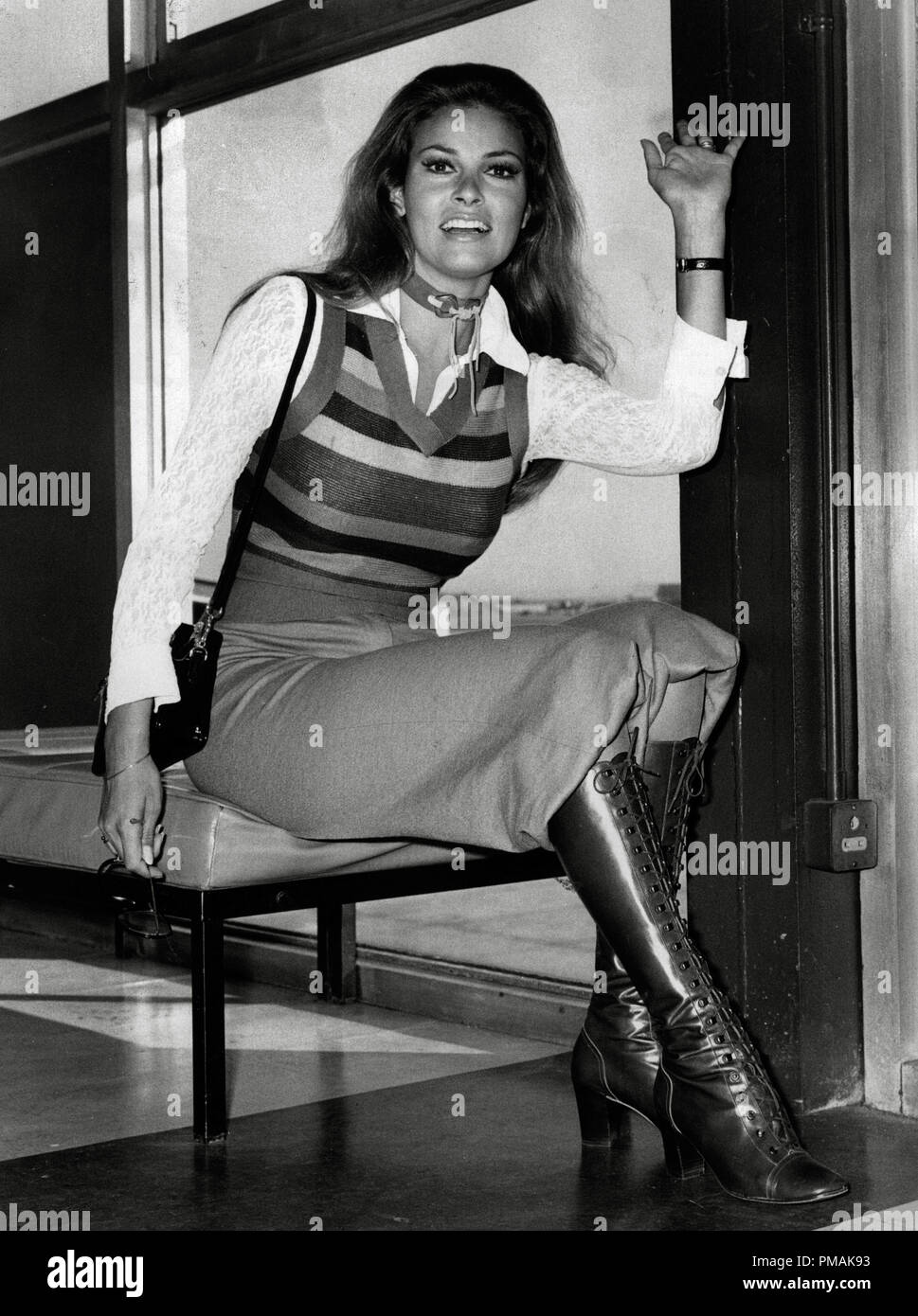 Raquel welch hi-res stock photography and images - Alamy